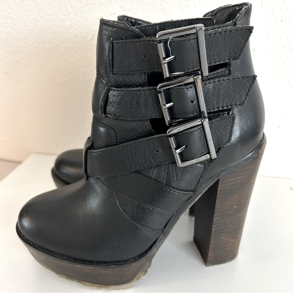 Steve Madden | Shoes | Steve Madden Genuine Leather Platform Buckle ...